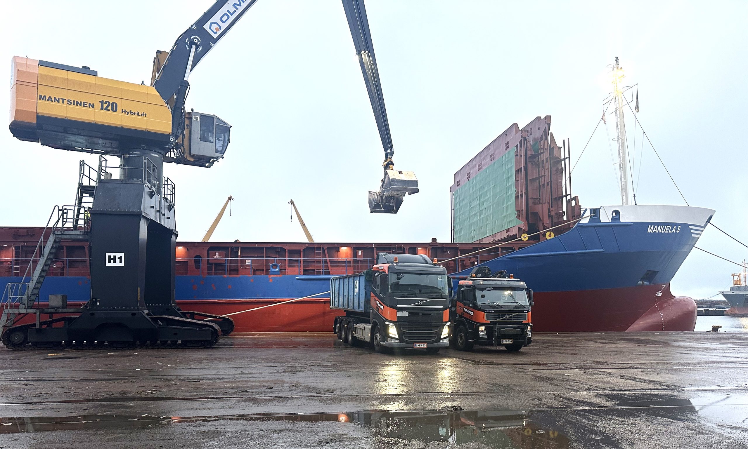 LASTAUS- JA PURKUPALVELUILLE KYSYNTÄÄ SATAMASSA - Cargo Handling Group
